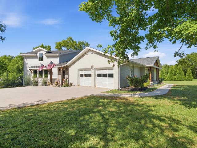 824 Clematis Dr