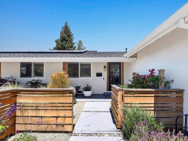 824 Alden Ln