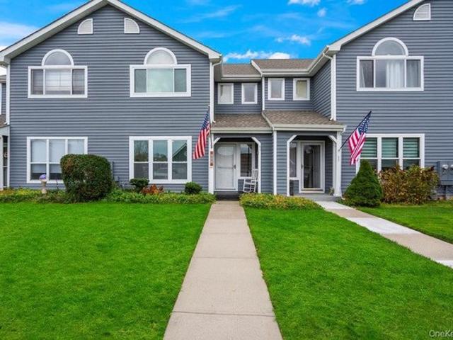 824 Birchwood Park Dr, Middle Island, NY 11953