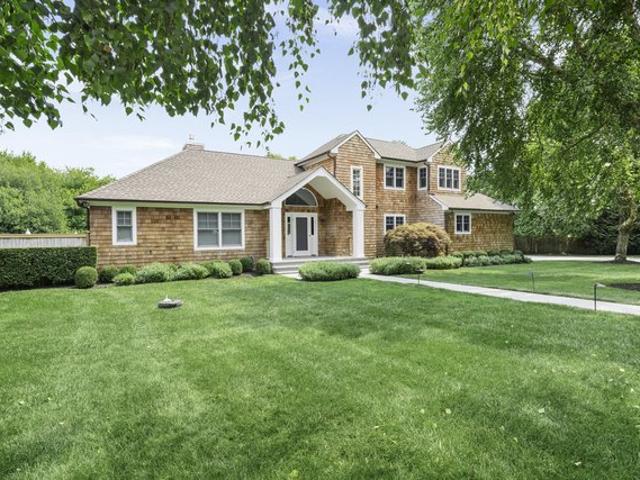 824 David Whites Ln, Southampton, NY 11968