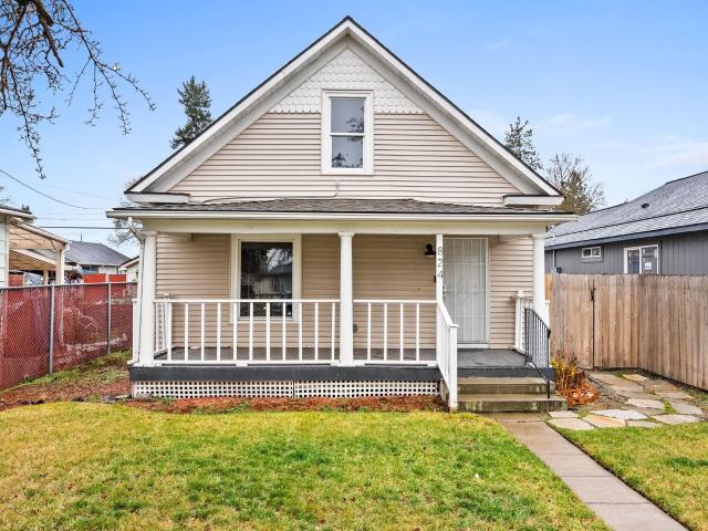 824 E Crown Ave, Spokane, WA 99207 | MLS #202610 | Compass