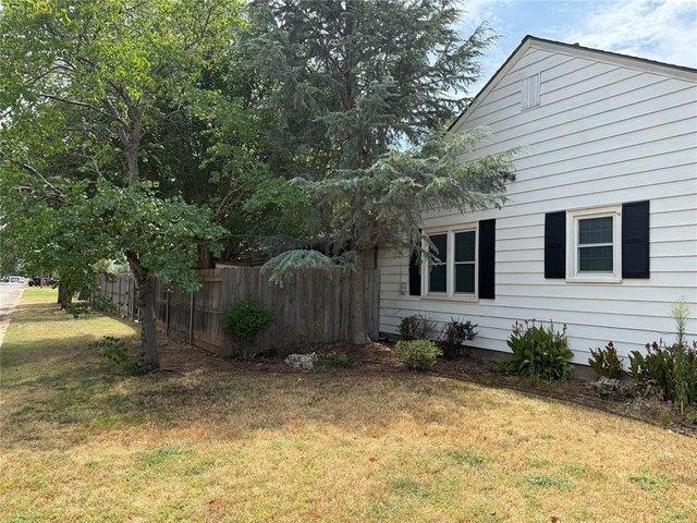824 E Elm St, Altus, OK 73521