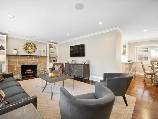 824 Echo Lane