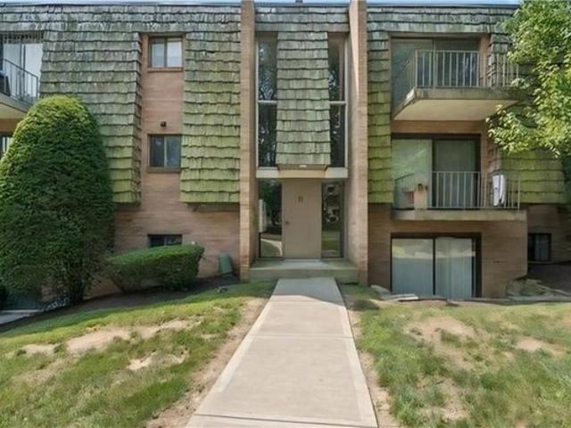 824 Forest Green Dr Unit 824, Coraopolis, PA 15108