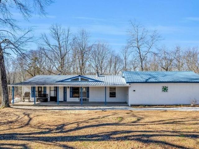824 Fairview Farm Cir, Lavonia, GA 30553