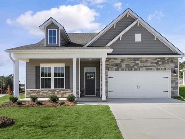 824 Fernwind Cir, Aberdeen, NC 28315