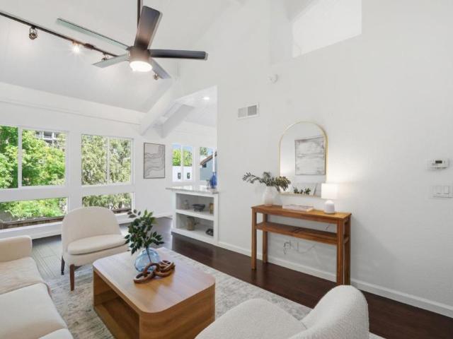 824 Kingfisher Terrace