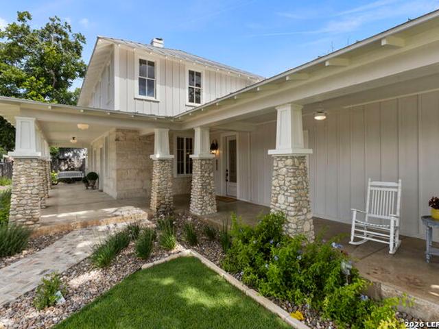 824 High St