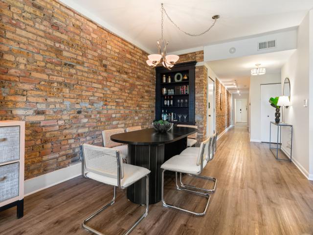 824 Hinman Avenue # 3N