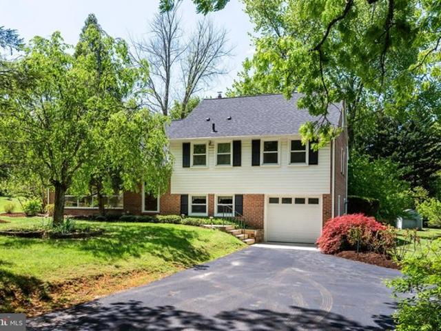 824 Old Eagle School Rd, Wayne, PA 19087