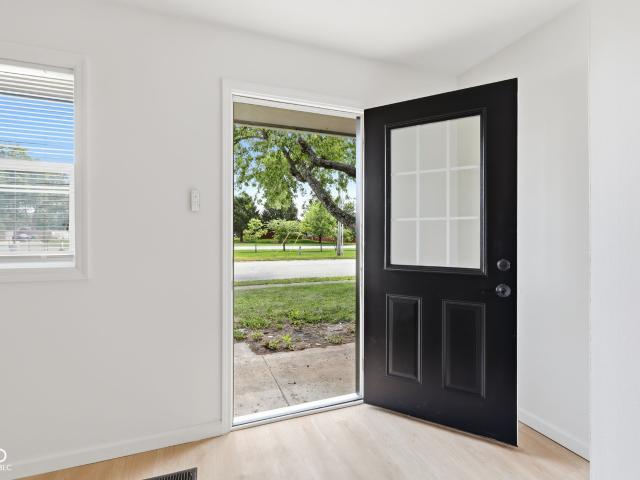 824 Longfellow Lane