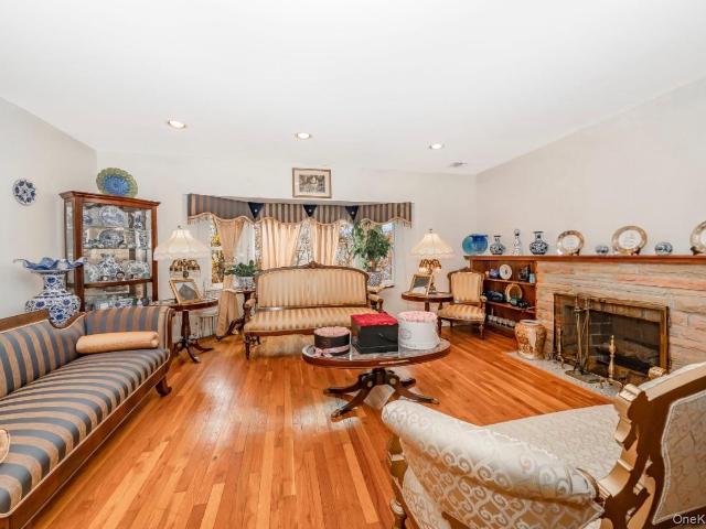 824 Lawrence Court