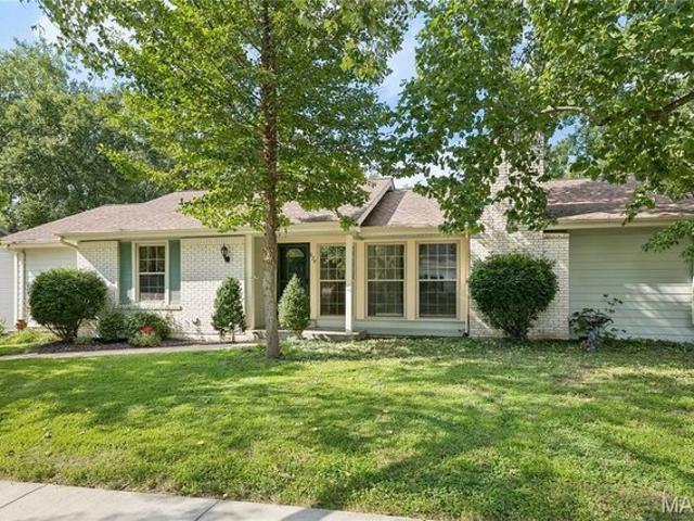 824 LA Bonne Pkwy, Manchester, MO 63021