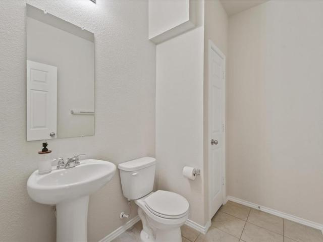 824 Lemongrass Court