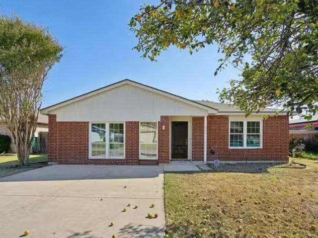 824 Mc Cully St, White Settlement, TX 76108 MLS 20763309