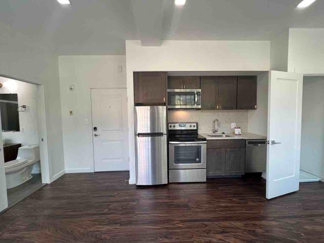 824 N Calvert St Studio Apartment for Rent at 824 N Calvert St, Baltimore, MD 21202 Mount Vernon