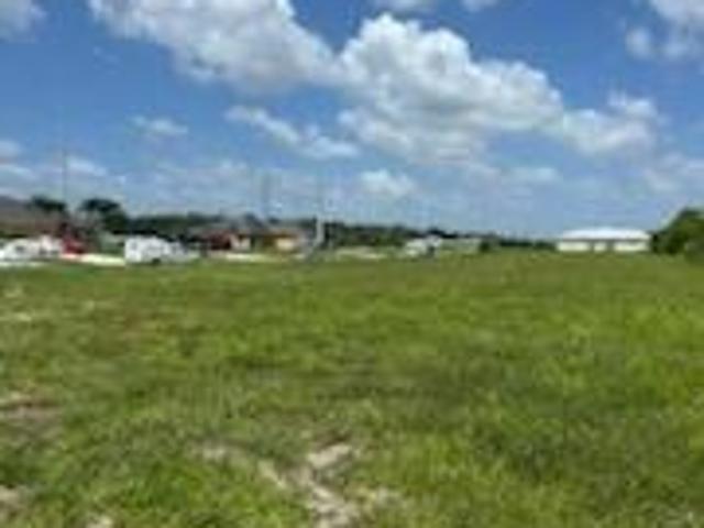 824 NE 23rd Ter, Cape Coral, FL 33909 | MLS #R11110