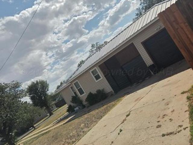 824 NE 2nd St, Dumas, TX 79029