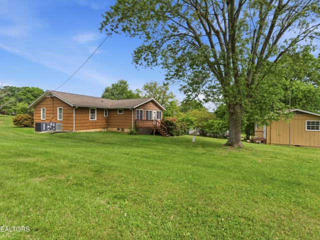 824 NE Woodview Drive