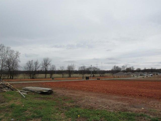 824 NW 64th Ave, Bentonville, AR 72713