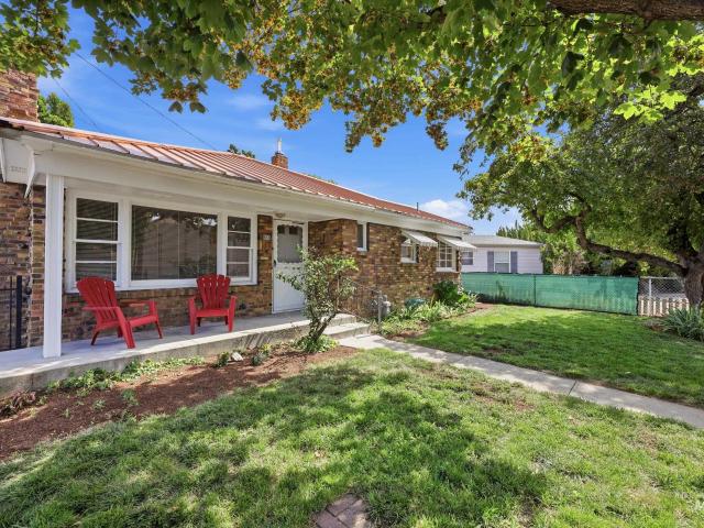 824 S Robert St