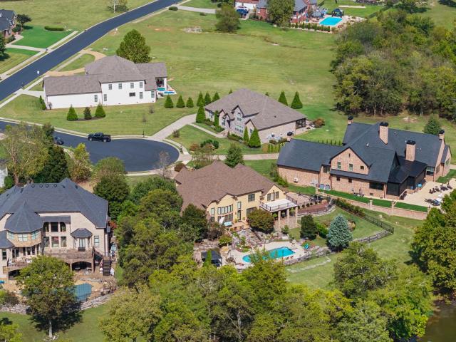 824 Stonebrook Dr