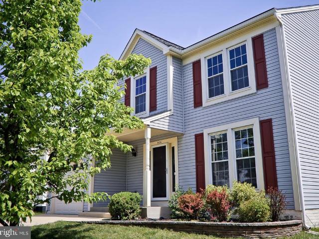 824 Sunnyfield Lane