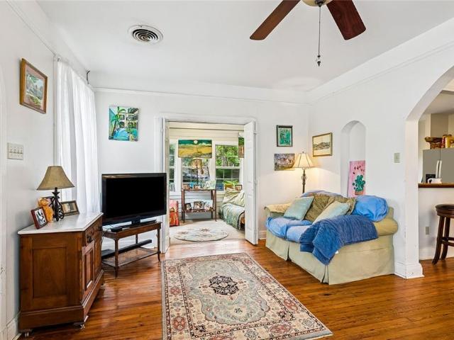 824 Pontalba Street