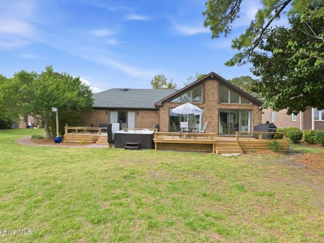 824 Pelican Drive