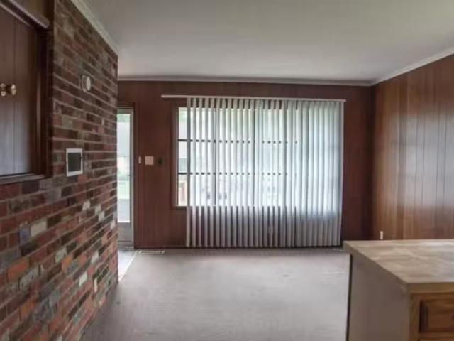 824 W Wayne St Muncie, IN