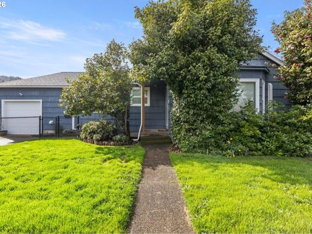 824 W Nebo St, Roseburg, OR 97471