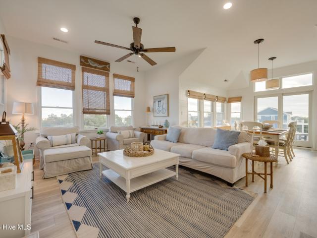 824 Windswept Court