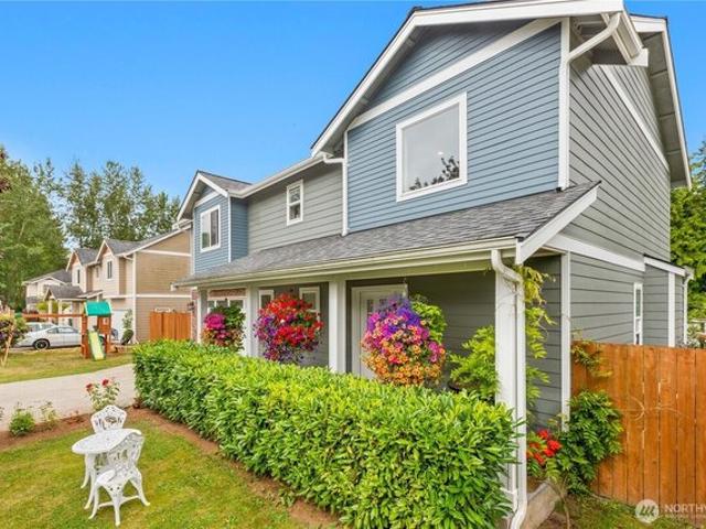 8254 Breeze Loop, Blaine, WA 98230