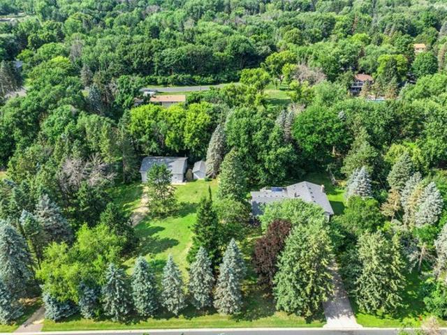 8254 38th St N, Lake Elmo, MN 55042