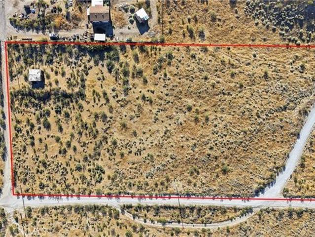 8255 Kiowa Rd, Apple Valley, CA 92308