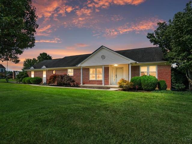8255 Lakevalley Dr, Cincinnati, OH 45247