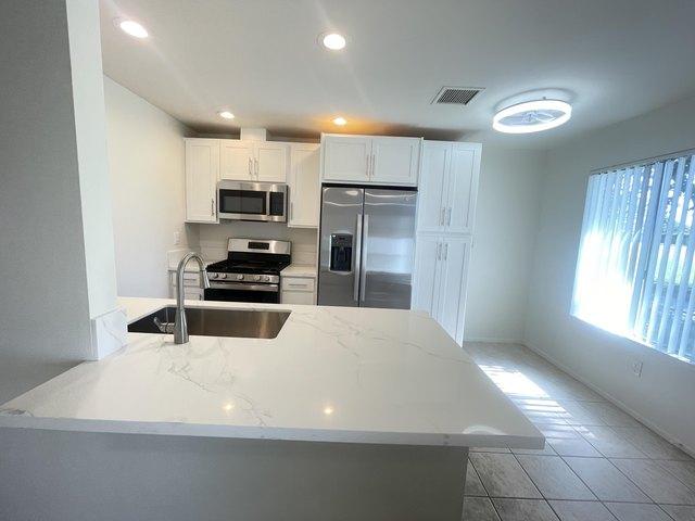 82567 Avenue 48 Apt 36, Indio, CA 92201
