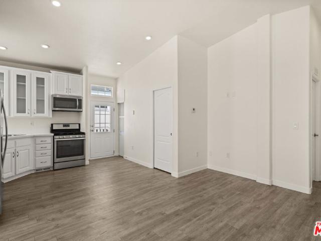 8250 Lankershim Boulevard 19