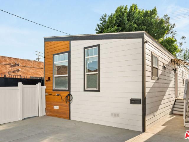 8250 Lankershim Boulevard 112