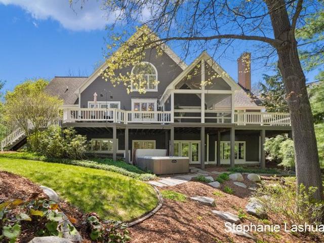 8250 Rum Creek Trl NE, Rockford, MI 49341