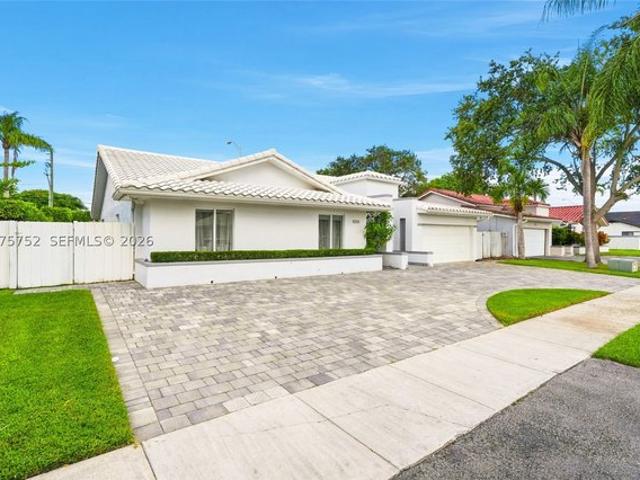 8250 SW 86th Ct, Miami, FL 33143