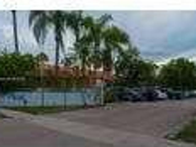 8251 NW 8th St #512, Miami, FL 33126