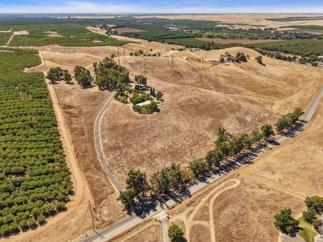 8251 N Waverly Rd, Linden, CA 95236