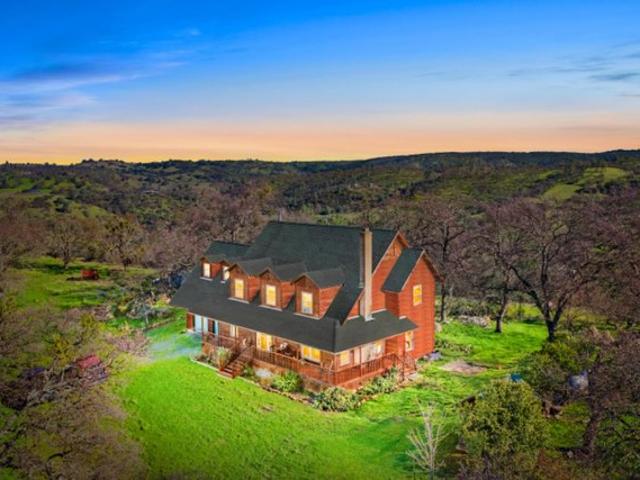 8251 Buffalo Ridge Rd, Ione, CA 95640
