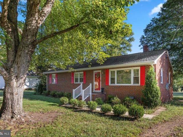 8251 Hickory Dr, King George, VA 22485