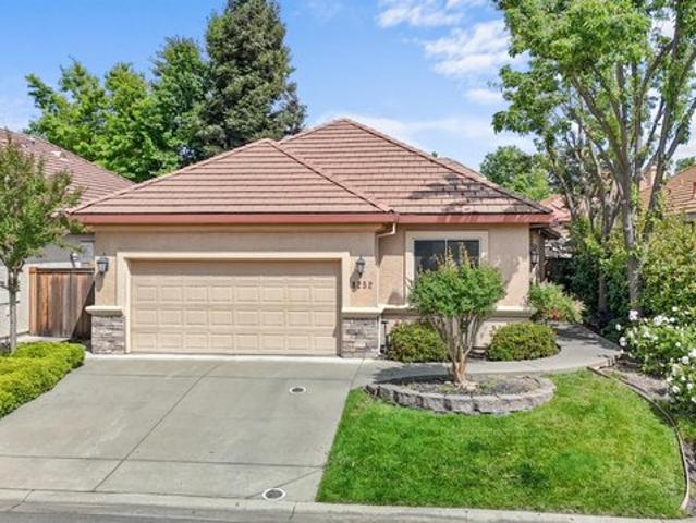 8252 Ashcrest Ln, Fair Oaks, CA 95628