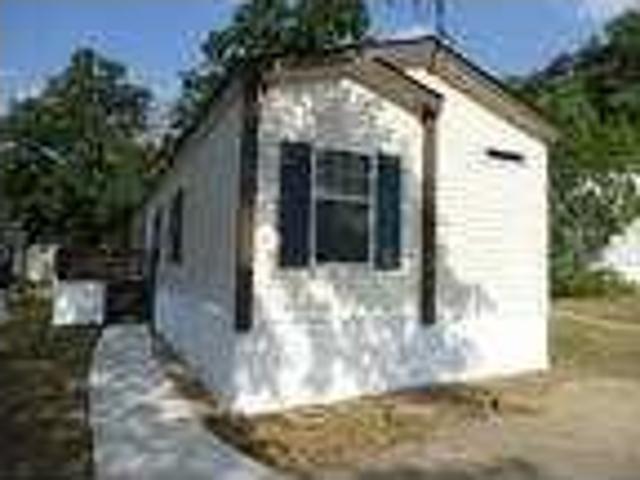 $825 / 3br 1152ftÂ² The Boss Has Spring Fever!