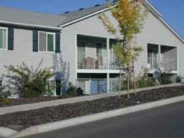 $825 / 3br 705 N JEFFERSON #201 AVAIL 8/3/11 MOSCOW