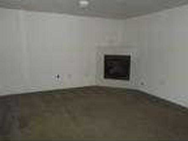 $825 / 3br *888 N Almon #4