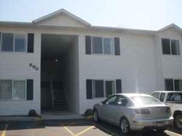 $825 / 3br 900 N ALMON #3 AVAIL 8/5/11 MOSCOW